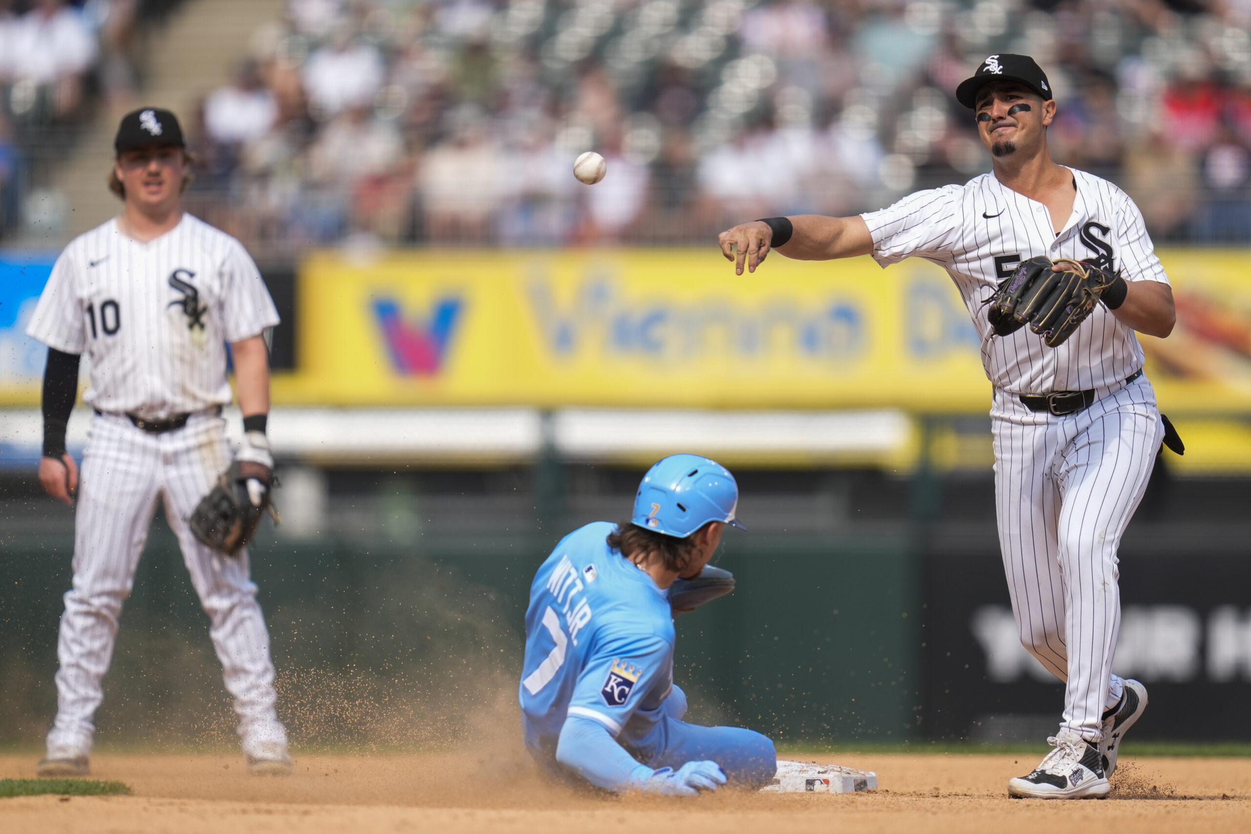 Elko hits 2-run HR, Houser pitches 6 strong innings as White Sox beat ...